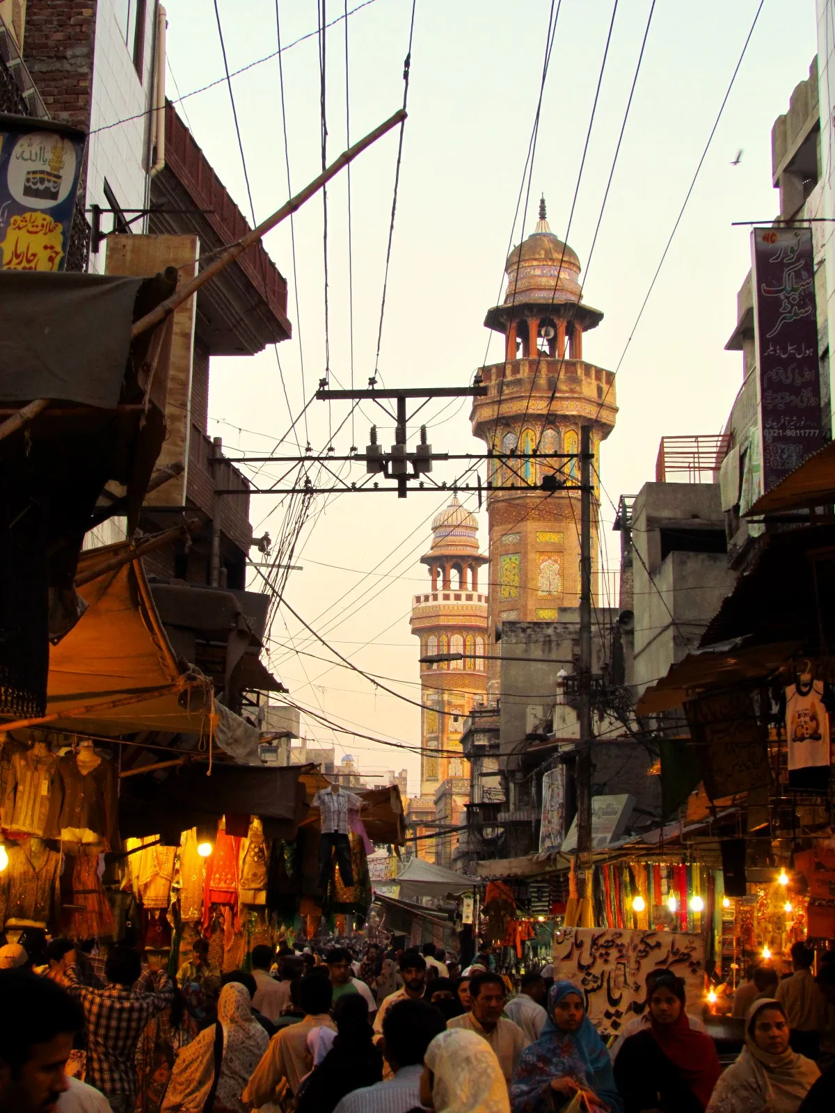 Discover Lahore's Best Historical Bazaars